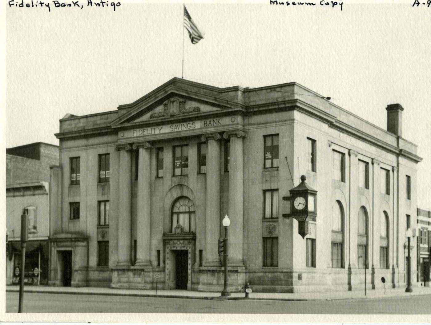 Chase Bank Building - Clio