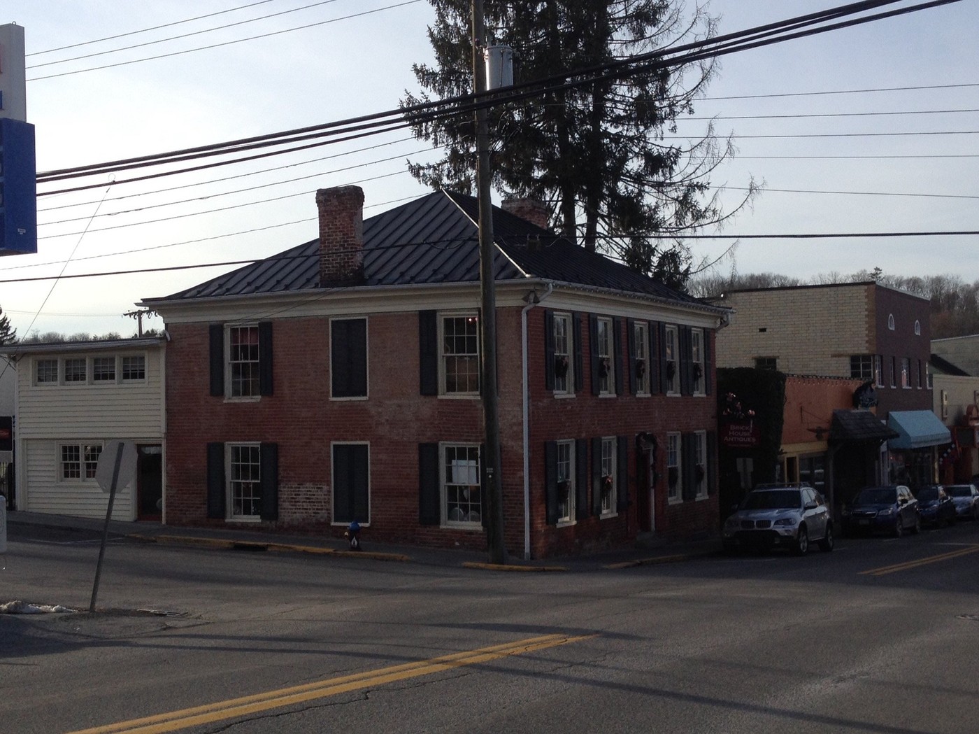 Community House - Clio