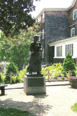 Molly Stark Statue - Clio