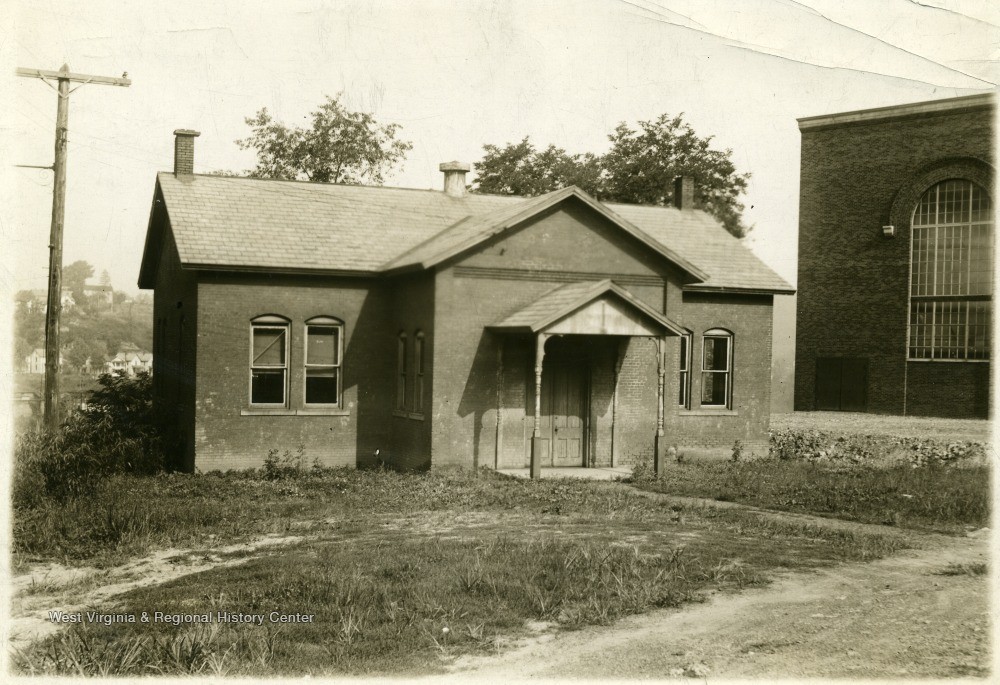 Wade School (188-1929) - Clio