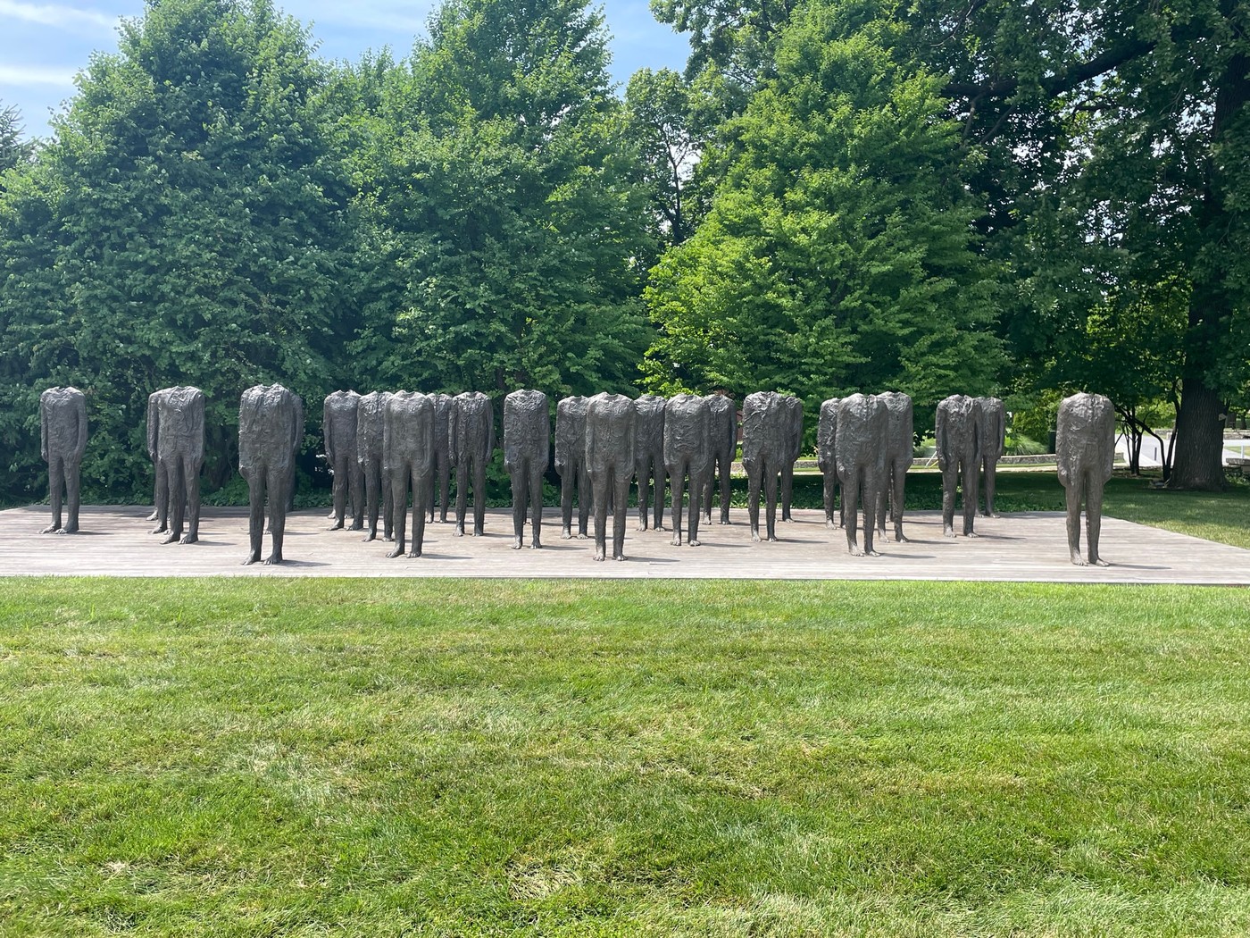 Standing Figures (Thirty Figures) - Clio