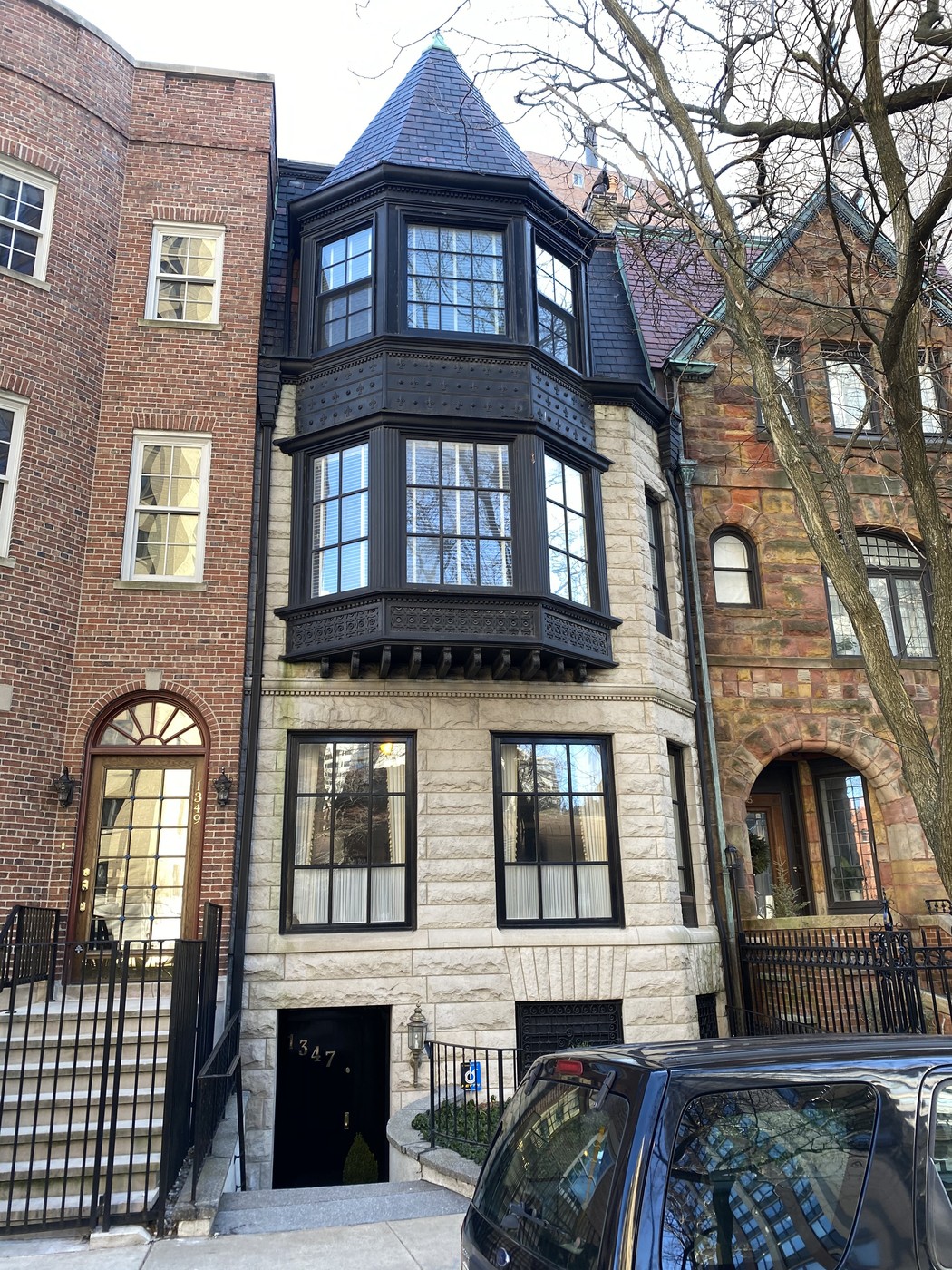 WH Warren House - Clio