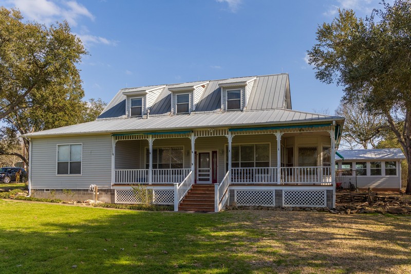 The Round Top Family Library and Rummel Haus - Clio