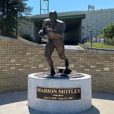 Marion Motley Memorial Statue - Clio