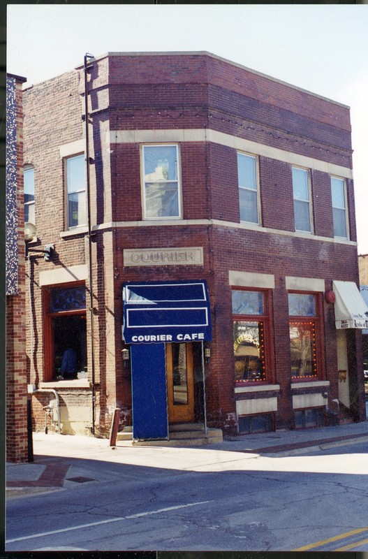 Courier Café - Clio