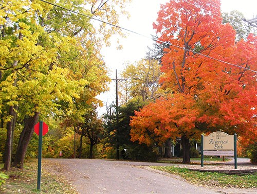 Riverview Park and the Mark Twain Statue - Clio