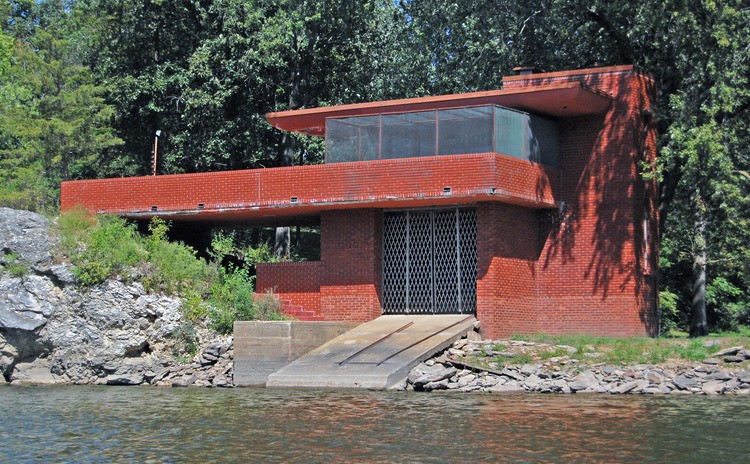 Cedar Rock (Lowell Walter House) - Clio