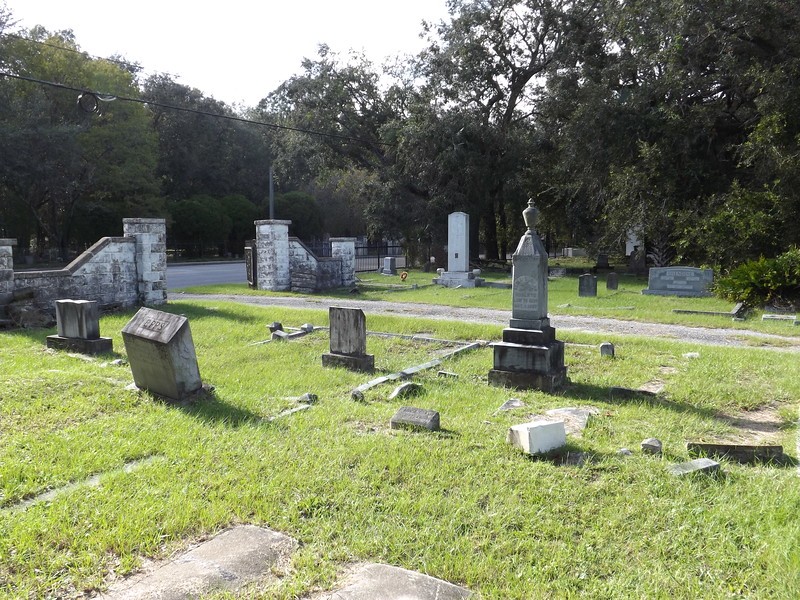 Abraham Lincoln Lewis Historical Marker and Mausoleum - Clio