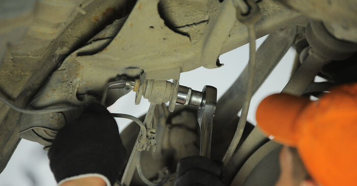 How to change rear lower arm on Mercedes W210 – replacement guide