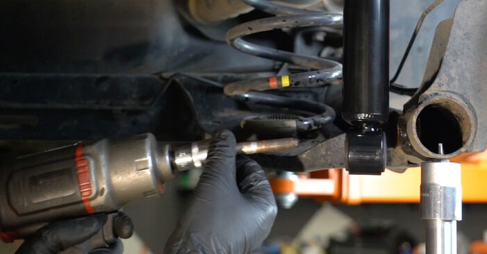 Anleitung: Renault Clio 3 Federn hinten wechseln - Anleitung und Video ... Anleitung: Renault Clio 3 Federn hinten wechseln - Anleitung und Video ...