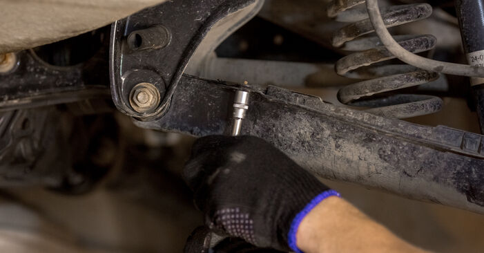 How to change rear anti roll bar links on Mercedes W201 – replacement ...