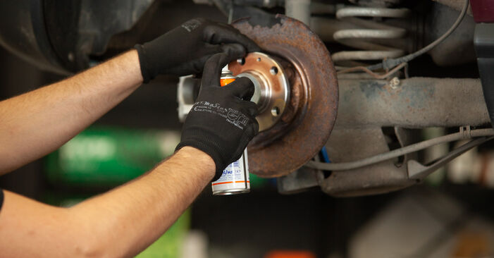 How to change rear wheel bearing on AUDI TT Roadster (8N9 ...