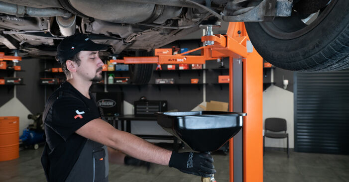 How to change fuel filter on AUDI A4 B6/B7 Convertible (8H7, 8HE ...