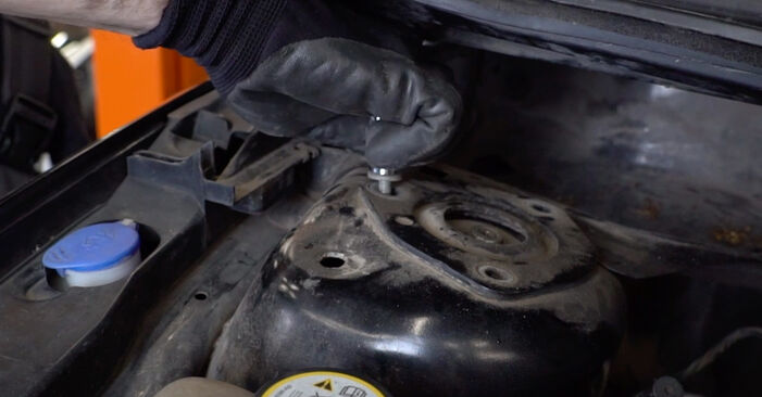 How to change front strut mount on FORD Focus Mk3 Estate (DYB ...