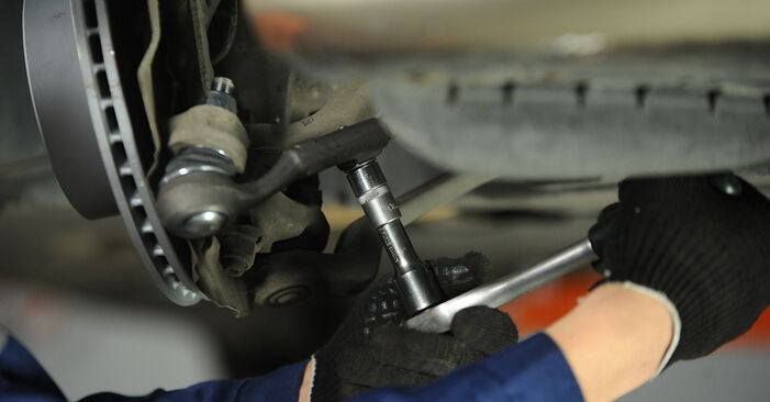 How to change track rod end on BMW 1 Convertible (E88) – replacement ...