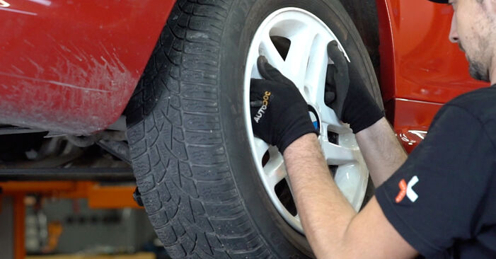 How to change rear strut mount on BMW Z4 Roadster (E85) – replacement ...