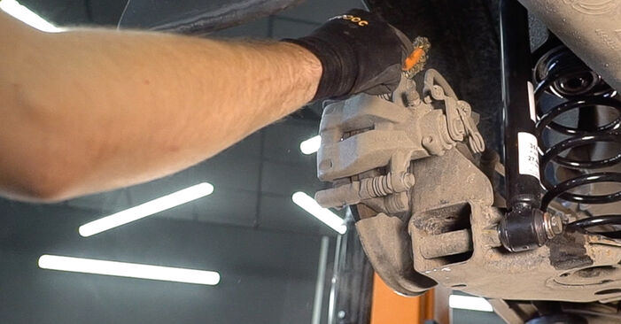 How to change rear wheel bearing on FIAT Panda Hatchback (312_, 319 ...