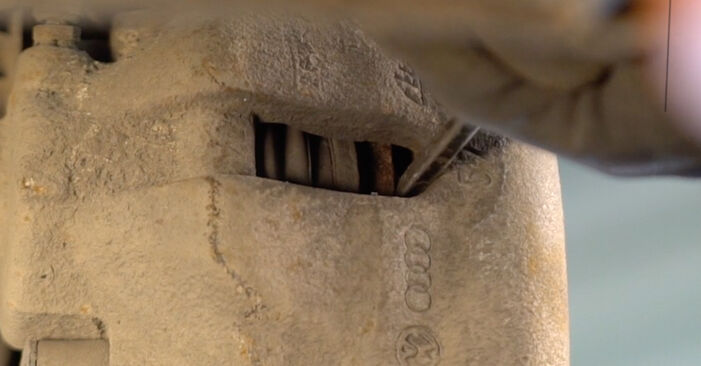 How to change front wheel bearing on AUDI A6 Allroad (4FH, C6 ...