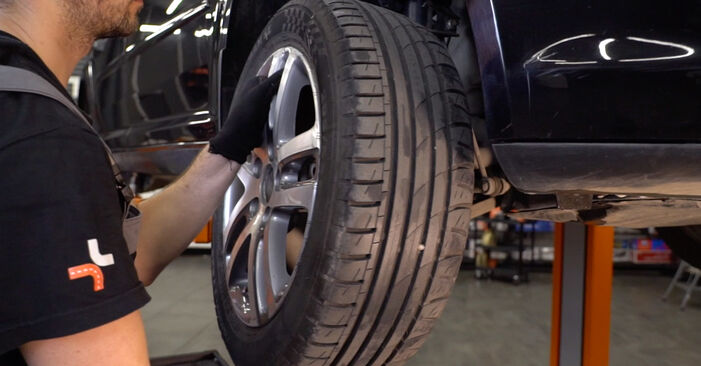 How to change track rod end on VW Polo VI (AW1, BZ1) – replacement ...