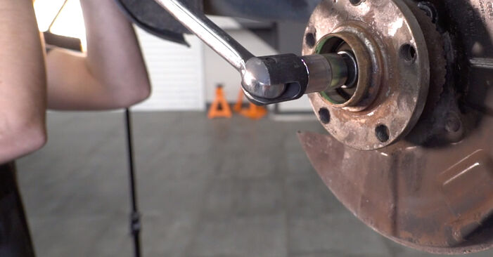 How to change rear wheel bearing on AUDI A4 Convertible (8H7, B6, 8HE ...