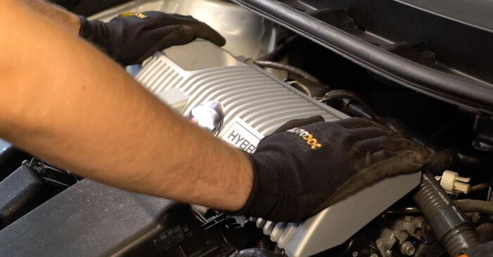 How to change spark plugs on TOYOTA RAV 4 IV (ZSA4_, ALA4 ...