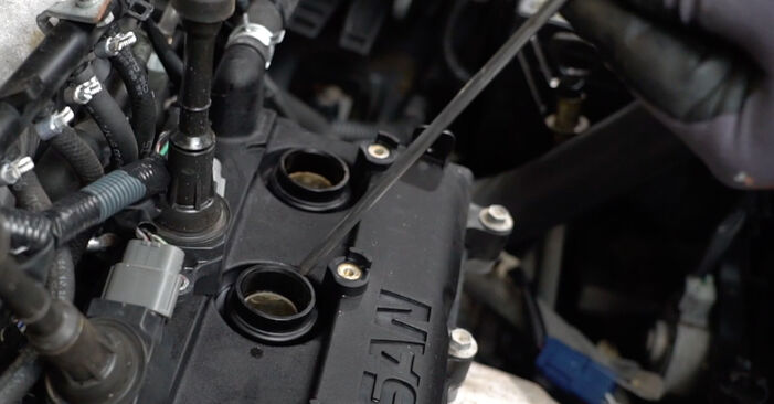 Comment changer : bougies d'allumage sur NISSAN ALMERA Classic (B10 ...