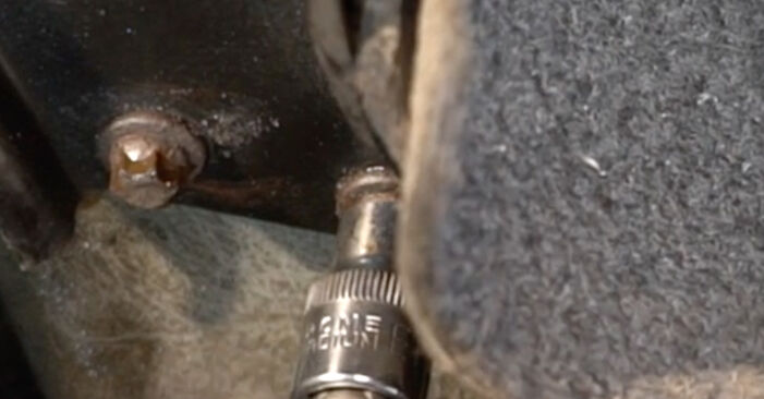 How to change rear lower arm on MERCEDES-BENZ E-Class Saloon (W213 ...