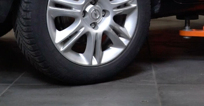 How to change rear wheel bearing on OPEL Combo C Tour – replacement ...