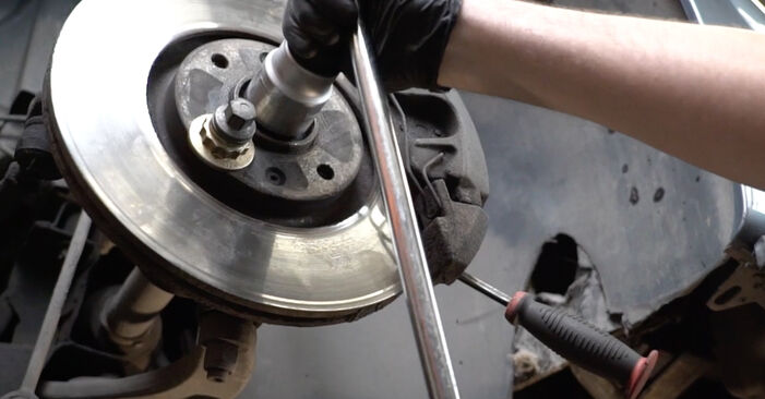 Hoe wiellager vooraan vervangen bij een PEUGEOT 307 Sedan ...