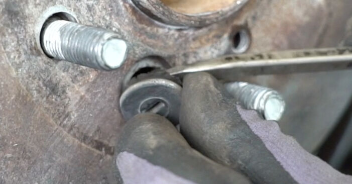 Anleitung: TOYOTA COROLLA Kombi (_E12J_, _E12T_) Radlager hinten ...