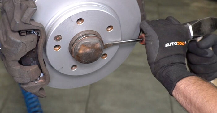 Hoe wiellager vooraan vervangen bij een MERCEDES-BENZ VANEO (414 ...