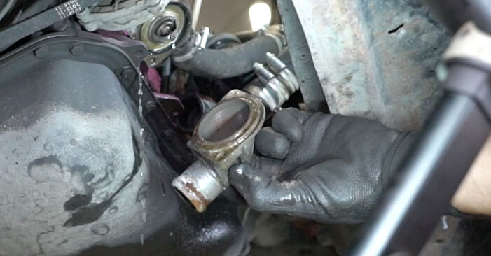 How to change water pump on VW Passat Variant (33B) – replacement guide