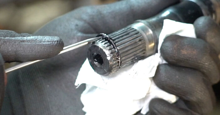 How to change CV joint on VW Caddy III Estate (2KB, 2KJ, 2CB, 2CJ ...
