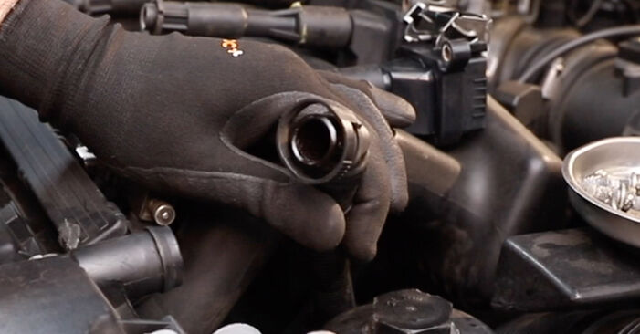 How to change rocker cover gasket on BMW 7 (E38) – replacement guide 7 ...