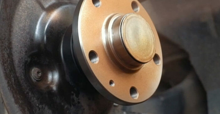 How to change rear wheel bearing on VW Beetle Hatchback (5C1, 5C2 ...