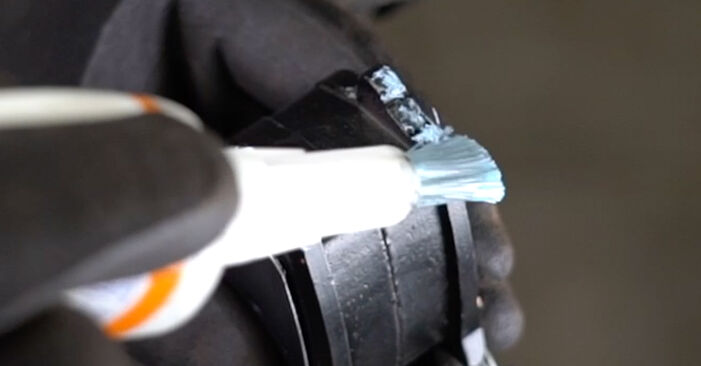 Cómo cambiar: pastillas de freno de la parte delantera - CITROËN C3 ...