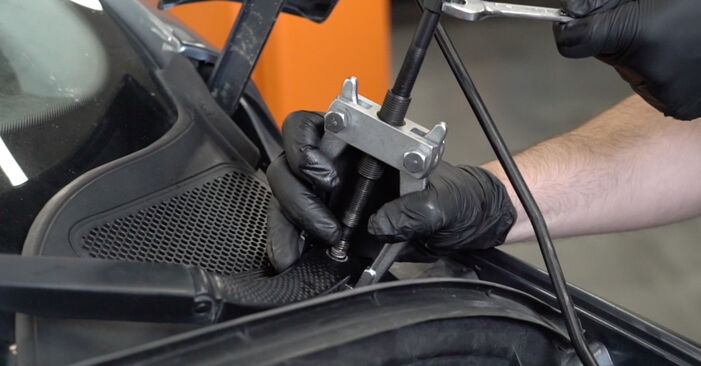 How to change front coil springs on CITROËN C4 Coupe (LA ...