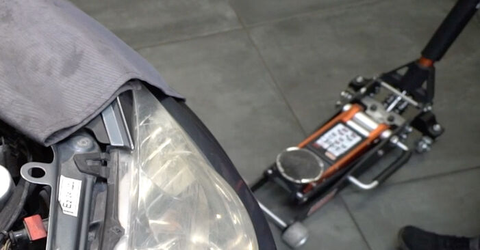 How to change right engine mounts on CITROËN BERLINGO Platform/Chassis ...