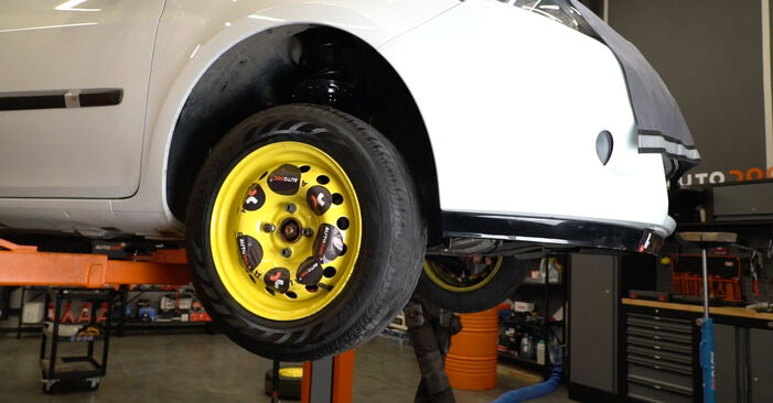 Byta multirem på DACIA DUSTER Skåp – utbytesguide