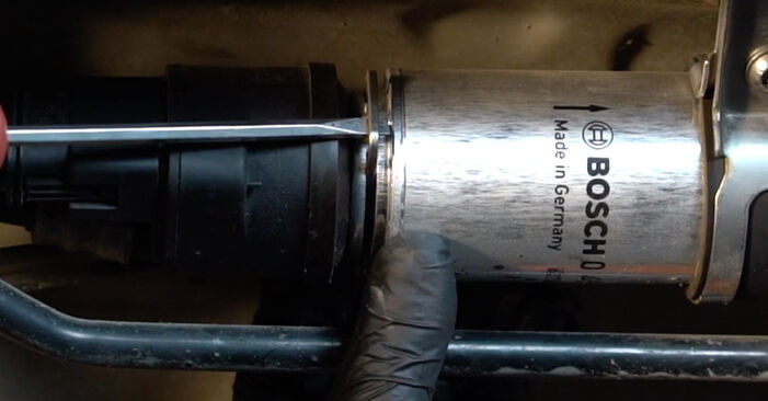 How to change fuel filter on MINI Paceman (R61) – replacement guide