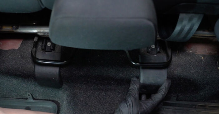 How to change fuel filter on NISSAN JUKE (F15) – replacement guide