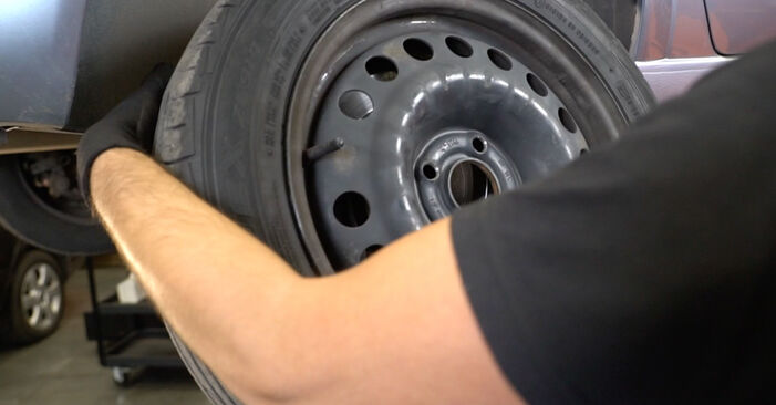 How to change rear wheel bearing on VAUXHALL Astra Mk III (F) CC (T92 ...