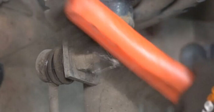 How to change front anti roll bar links on RENAULT CLIO IV Box ...