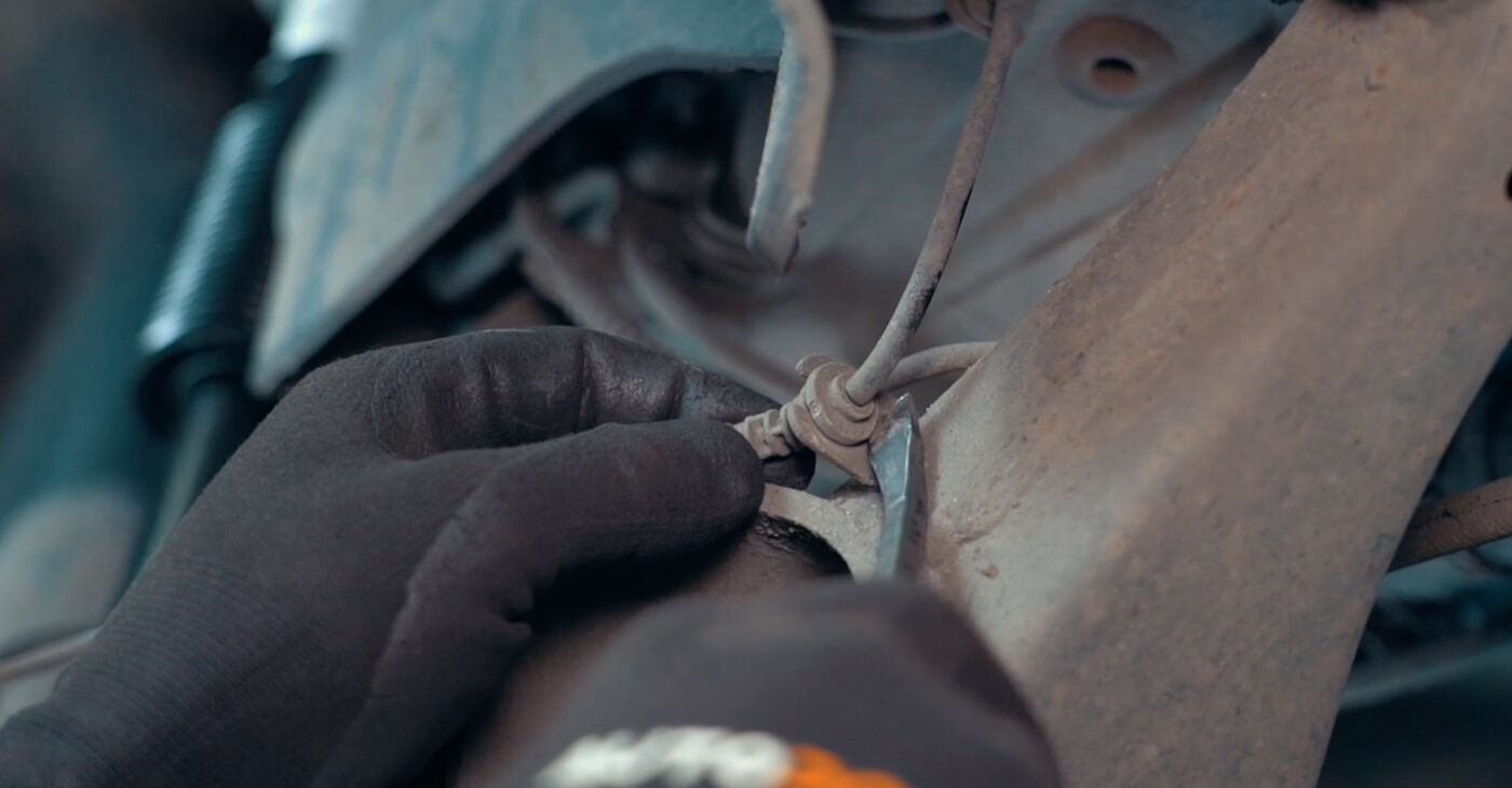 How to change coil springs on a car – replacement tutorial