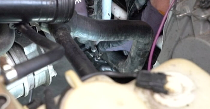 Hoe radiator vervangen bij een Mercedes W201 – Leidraad voor bij het ...