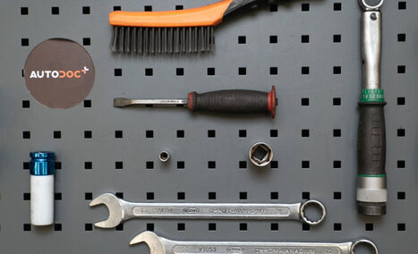 How to change rear suspension lower control arm on MERCEDES-BENZ SL ...