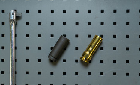 How to change shock absorbers on a car – replacement tutorial