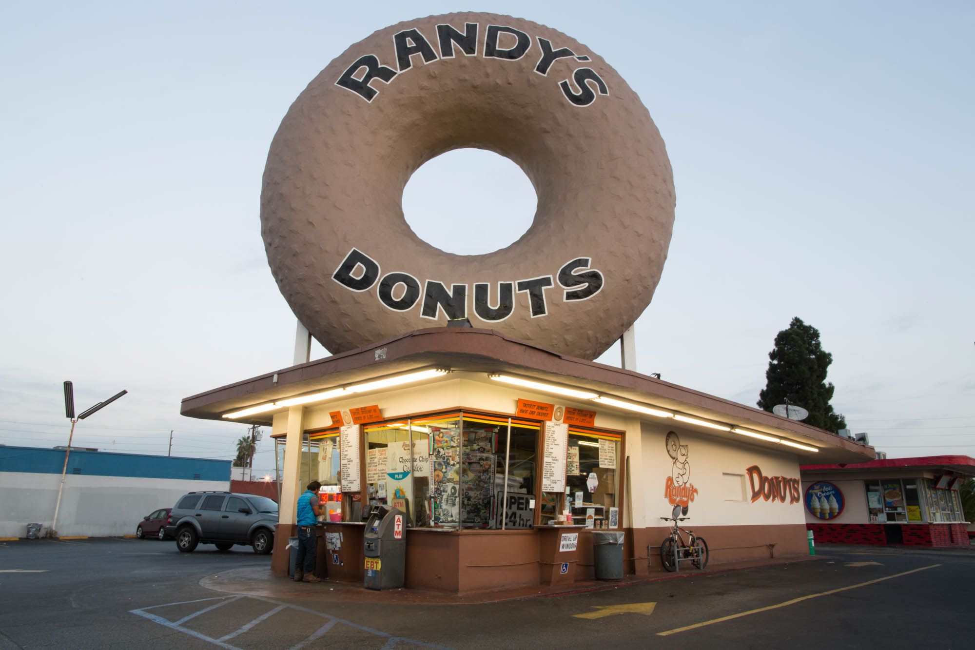 Randy's Donuts - CultureNow - Museum Without Walls