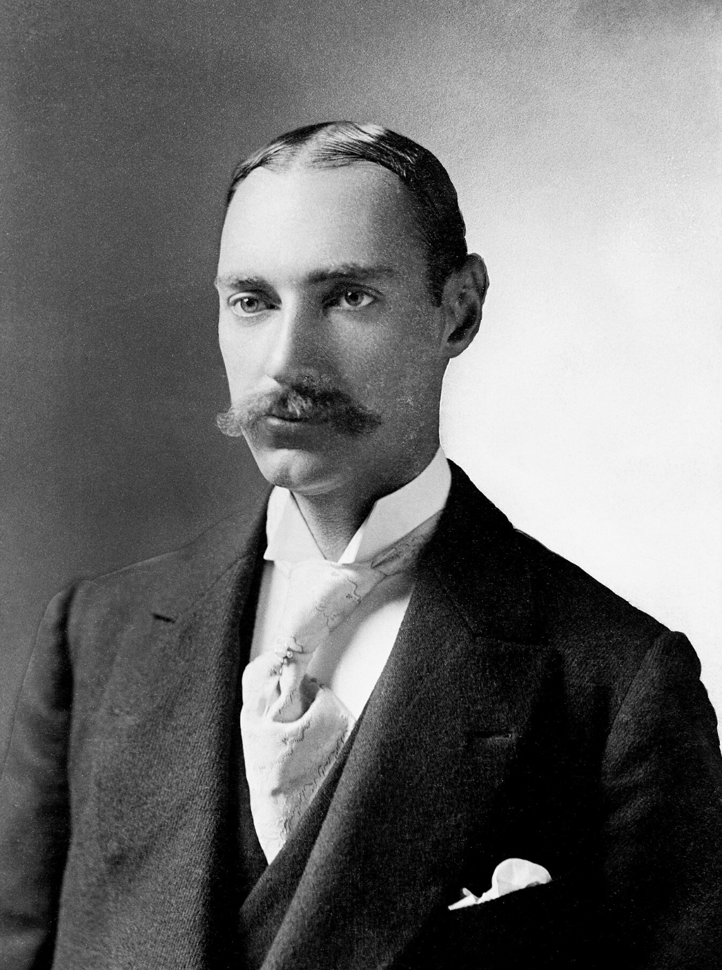 John Jacob Astor IV - CultureNow - Museum Without Walls