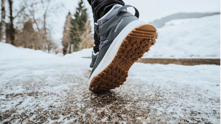 Test de chaussures pour marcher sur la glace - Homme 43 - Saint-Gervais ...